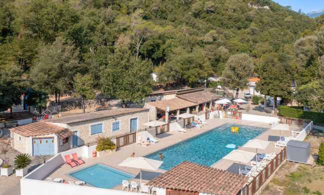 Camping Au Vallon Rouge - Alpes-Maritimes