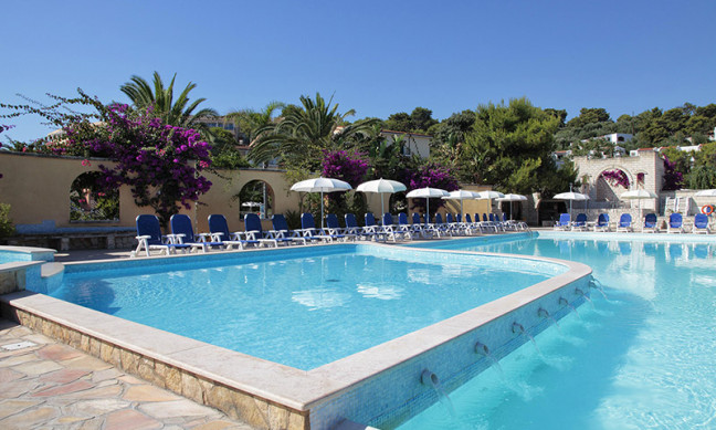 Camping Village Baia Degli Aranci - Apulien